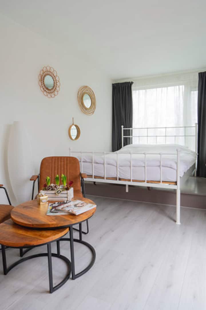 Tiny Art House Close To Amsterdam - Amstelveen