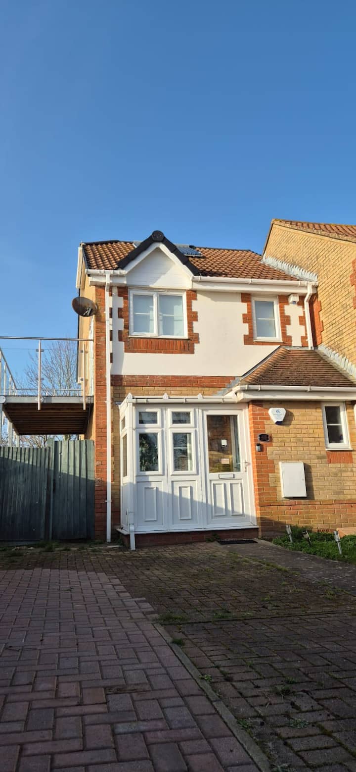 Woolston Watersedge - Beaulieu