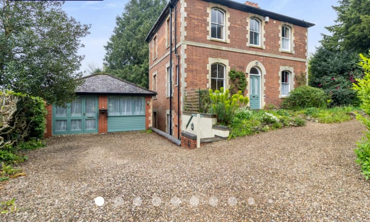 Hillside House - Weald Room - Malvern