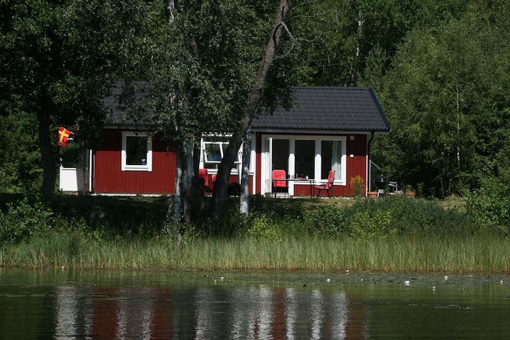 Modern House By The Lake. Good Facilities. - Tyringe