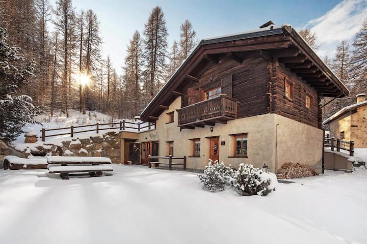 Alpine Chalet For 8 | Fireplace & Optional Sauna - Livigno