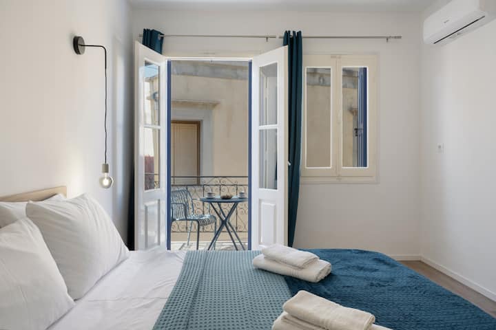 Studio 10 - Symi