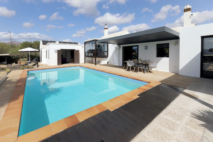 Cois Farraige, Unique 4 Bed In Los Mojones - Puerto del Carmen