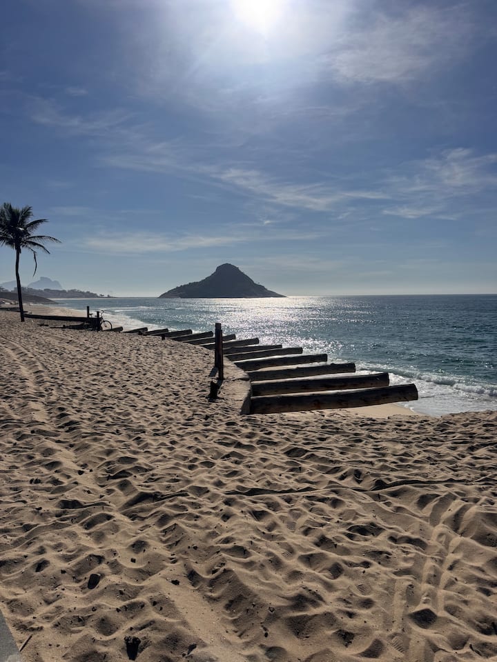 Apartamento Com Quintal Perto Da Praia. - Recreio dos Bandeirantes