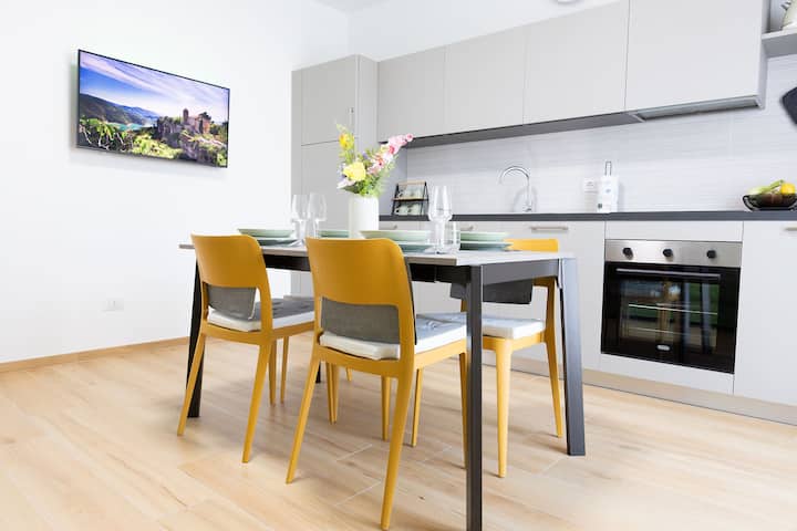 Moderno Bilocale Con Parcheggio Privato Gratuito - Piacenza