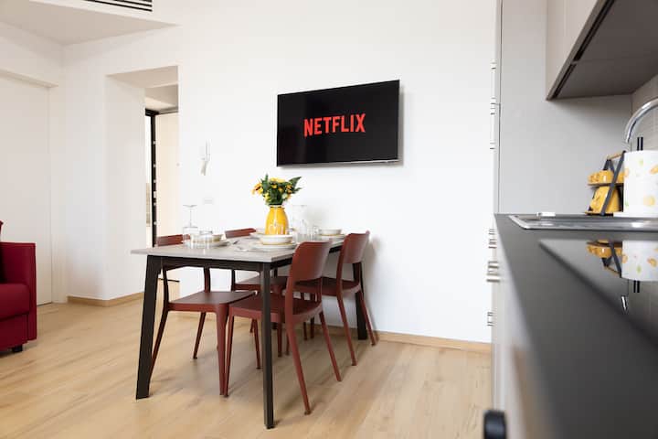 Vrenozi 95 *Parcheggio Privato Gratuito* - Piacenza