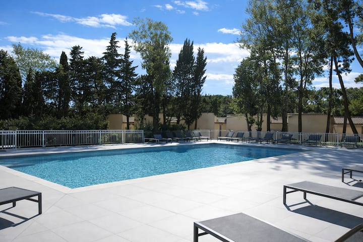 Bastidon Cosy, Patio Privé, Piscine - Calme - Saint-Rémy-de-Provence