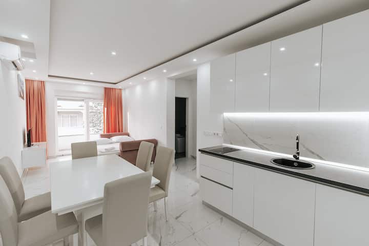Aurelia Pool Apartments - Karlobag