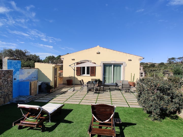 Casa Indipendente In Campagna, Con Posto Auto - La Maddalena