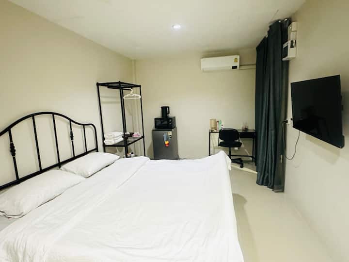 Quiet Retreat Near Airport & City Access - Min Buri