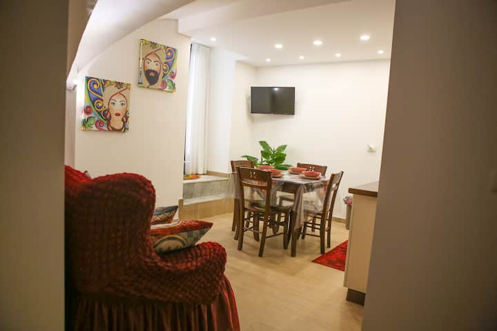 Graziosa Casa Vacanza In Centro Città:domus Ursino - Catania