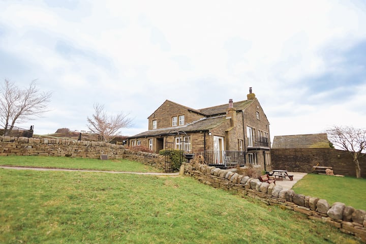 Great Edge Cottage | Countryside Retreat | Hot Tub - Halifax