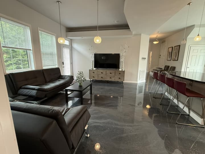 Bright Spacious 3br Retreat • Near Dc & Pentagon - Occoquan, VA