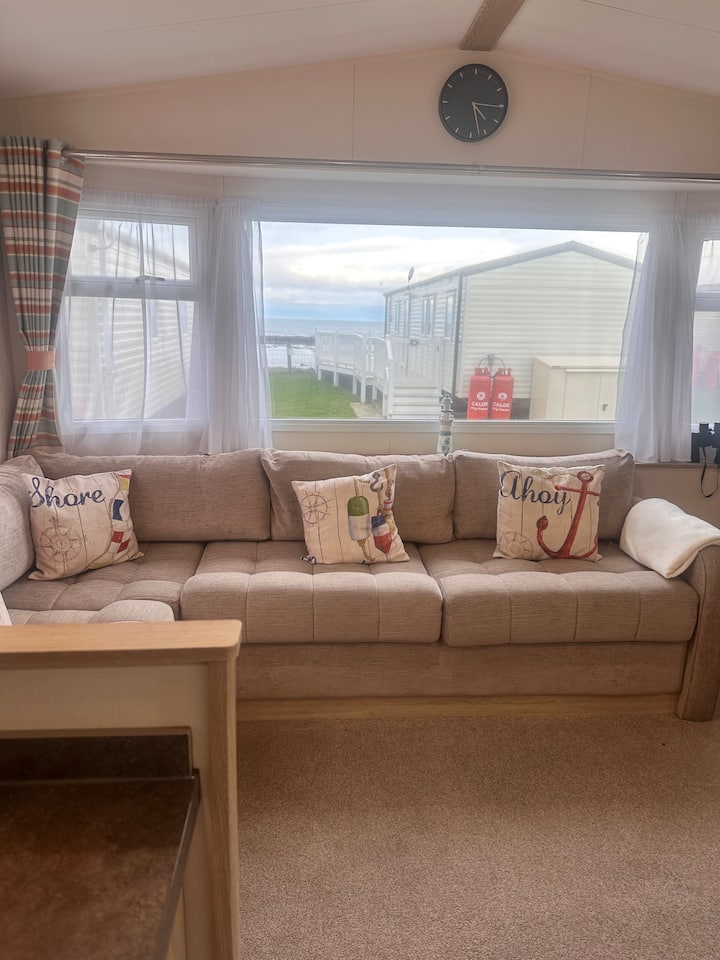 Summer Breeze Deluxe With Sea Views - Northumberland
