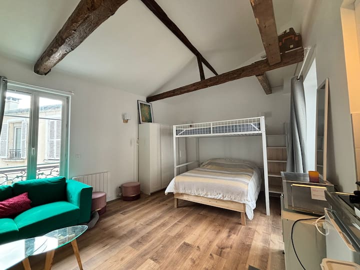 Grand Studio à Montmartre, Au Calme - Paryż
