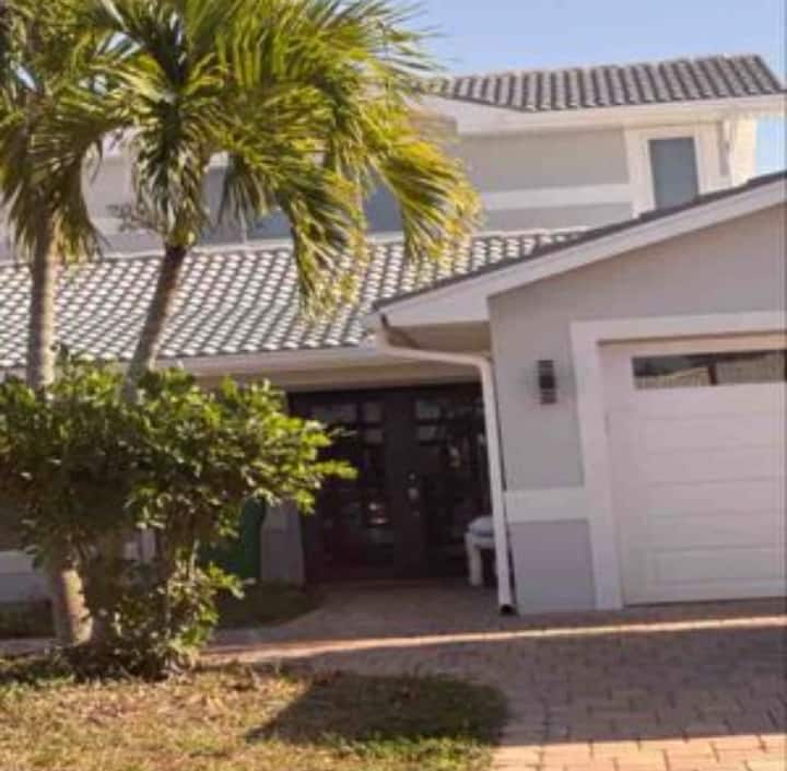 Welcome To Paradise - Treasure Island Beach, Treasure Island