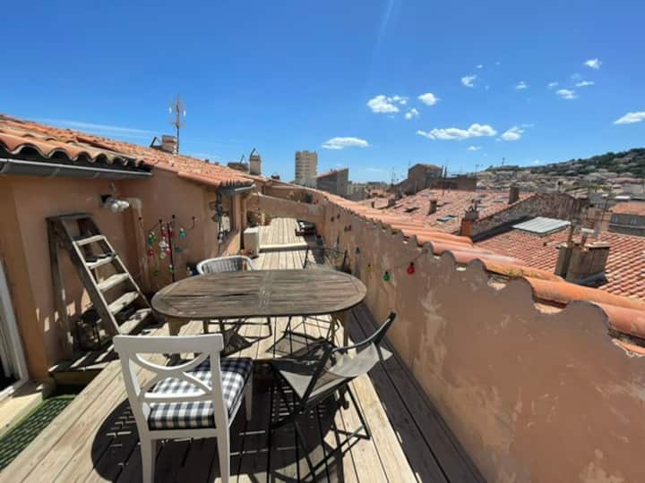 Un Lieu Charmant Avec Vue Sur Le Mont Saint-clair - Sète