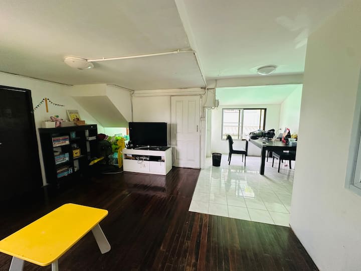 Spacious 2br Peaceful Home In Bangkok | 70sqm Stay - Bangkok