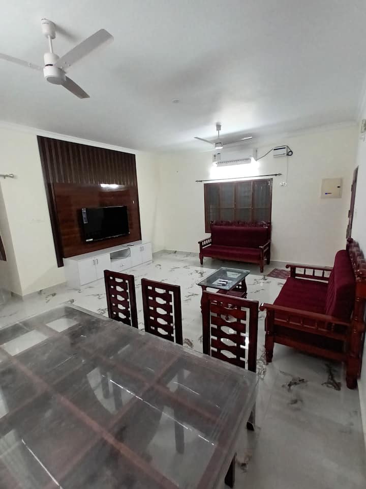 Spacious Bright Home For An Ideal Stay - Chennai