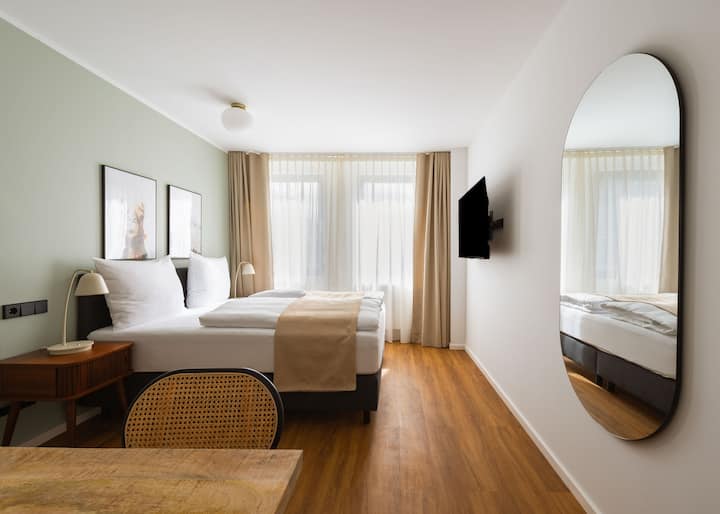 Limehome Leverkusen Wiesdorfer Platz | Suite - Leverkusen