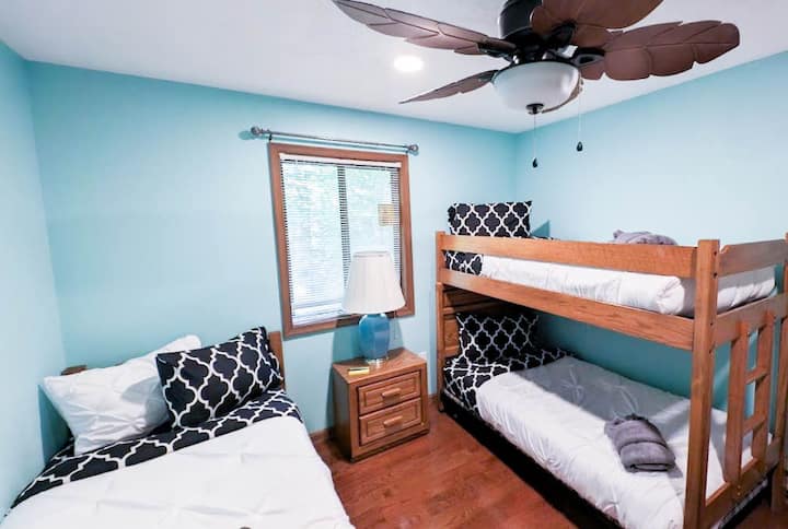 Poconos Mountain Cabin Retreat! - 애로헤드 레이크