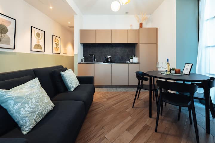 Ciclamino - Modern Apartment With Private Parking - Bellano