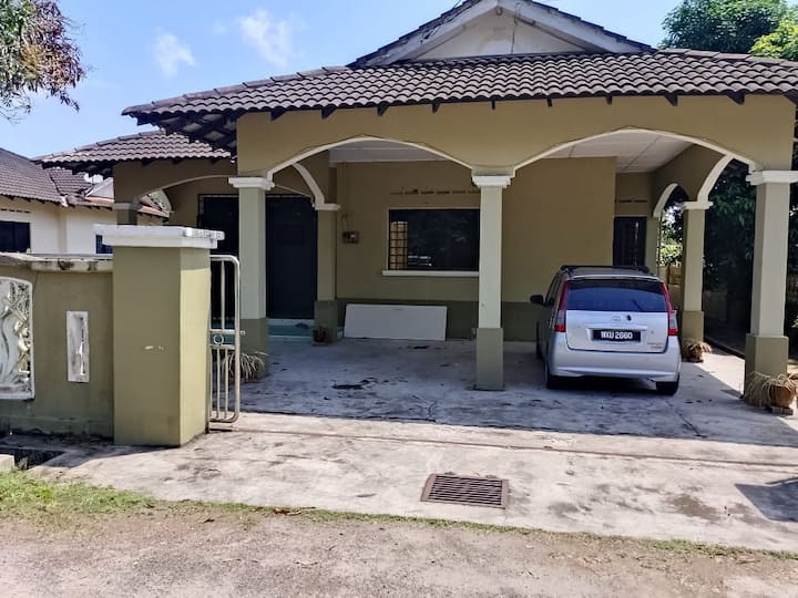 Homestay Taman Tanjung Jaya Paka - Paka