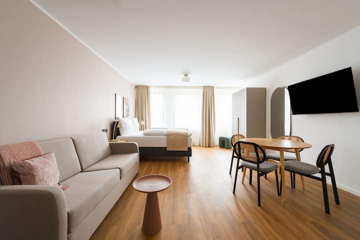 Leverkusen Wiesdorfer Pl | Comfort Suite +Sofa Bed - Leverkusen