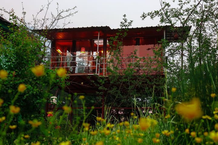Come As Guests, Leave As Friends.(pets Allowed) - Kasol