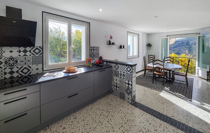 Maison Calme Avec Vue Dégagée Sur Les Collines - Olargues