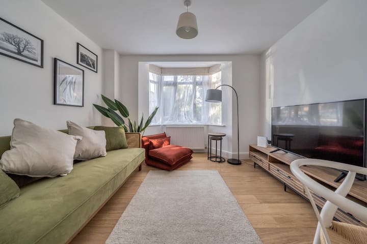 Stylish 2 Bed Apartment + Parking - Oxford - Oxford