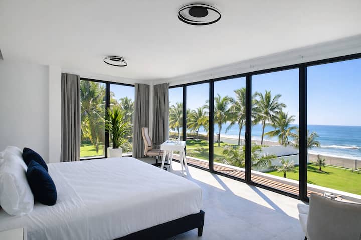 Beachfront Luxury Villa* Near Monterrico | A/c - グアテマラ グアテマラ