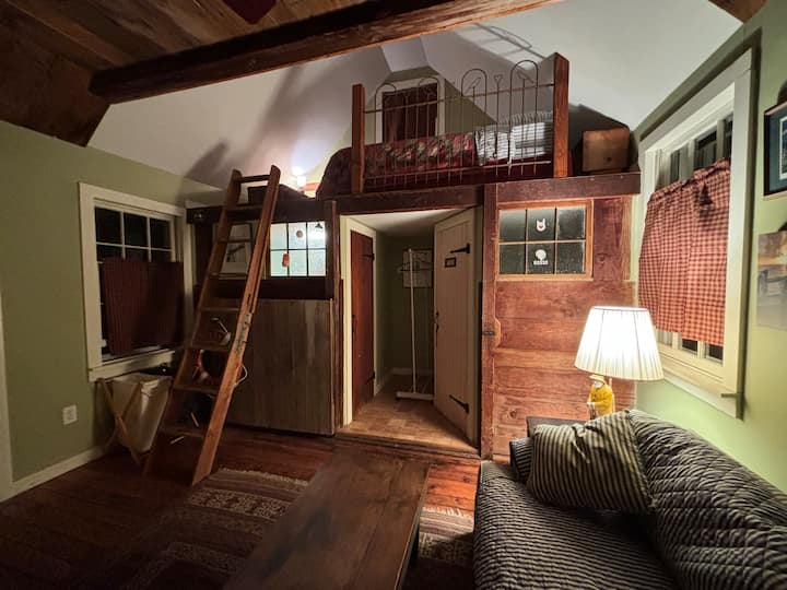 Studio With Loft In Duxbury, Massachusetts - 마스필드