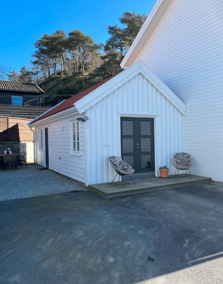 Sentrumsnært Og Koselig Anneks - Mandal