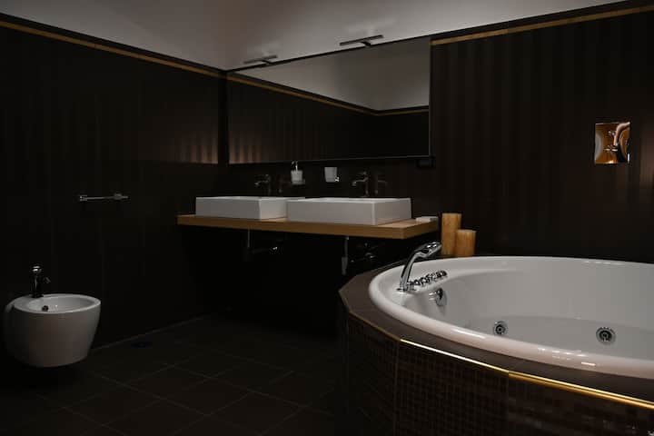 Eleganza E Comfort In Centro Con Colazione - Cosenza