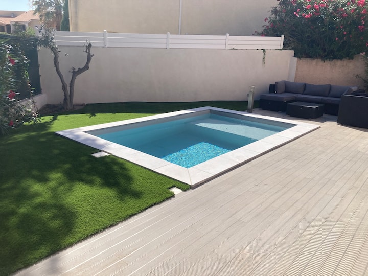 Maison Moderne Avec Piscine En Bord De Mer - Carry-le-Rouet