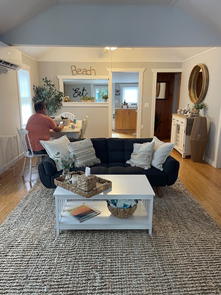 Cozy Beach Bungalow! 
Fire Island / Ocean Beach - Patchogue, NY
