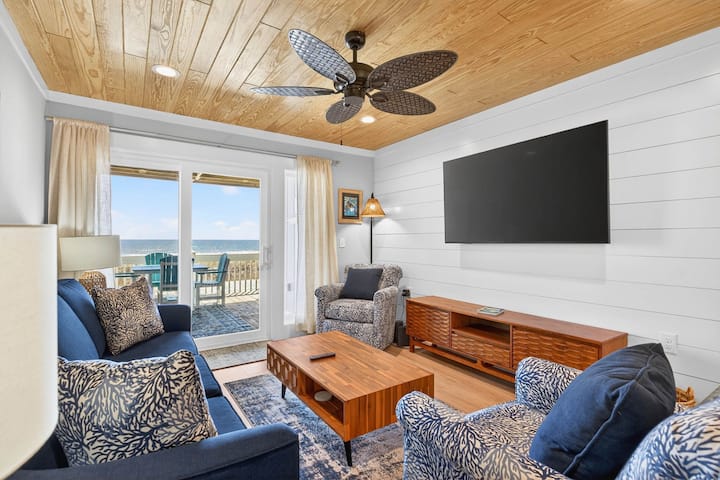 *Brand New* Oceanfront Condo W/ Balcony & Pool - Ocean Isle Beach, NC