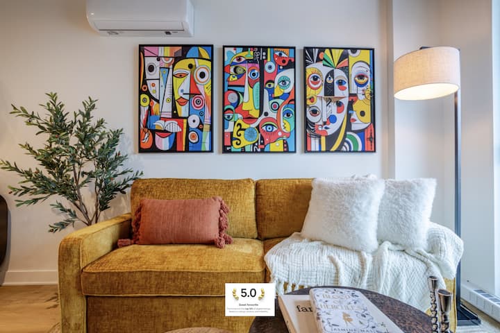 Chic Escape W/ Free Parking & Ev Charger - Montreal