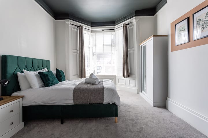 Spacious 3 Bed - Great For Contractors & Families - Sunderland