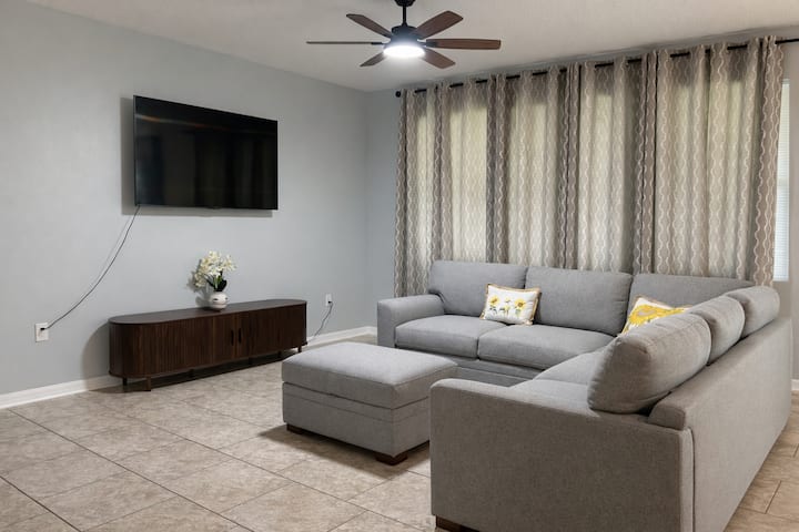 Near Disney • Screened Lanai & Resort-style Pool - Davenport, FL