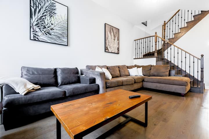 Beautiful Home Off Lebovic Campus - Toronto