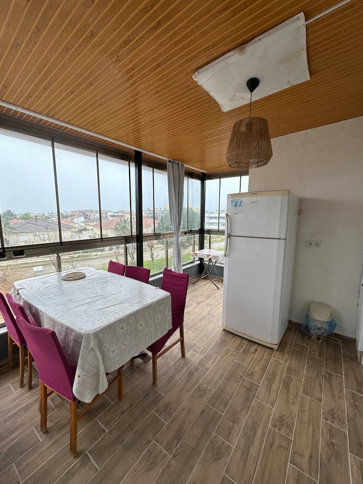 2+1yeni Daire Aileye Uygun Denize Marketlere Yakın - Altınkum