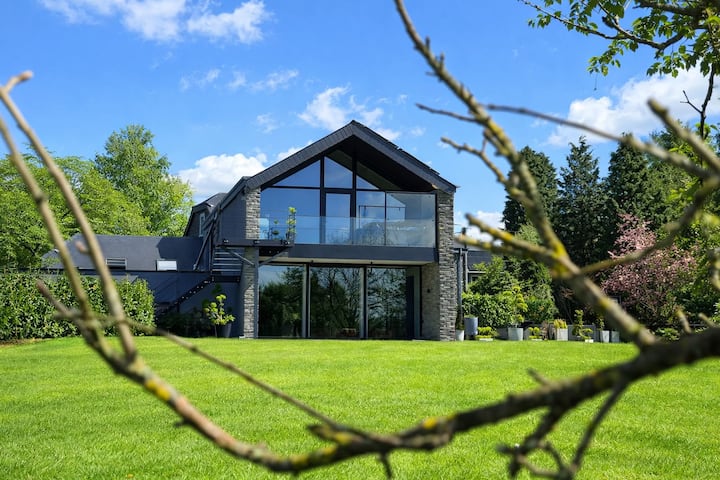 Charmant Gite à Sibret, Avec Jacuzzi - Belgien