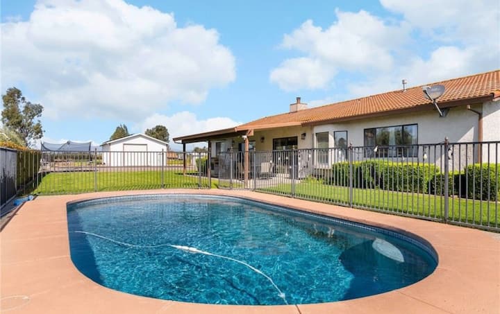 Spacious And Serene Orchard Home With A Pool - Rolling Hills Casino and Resort