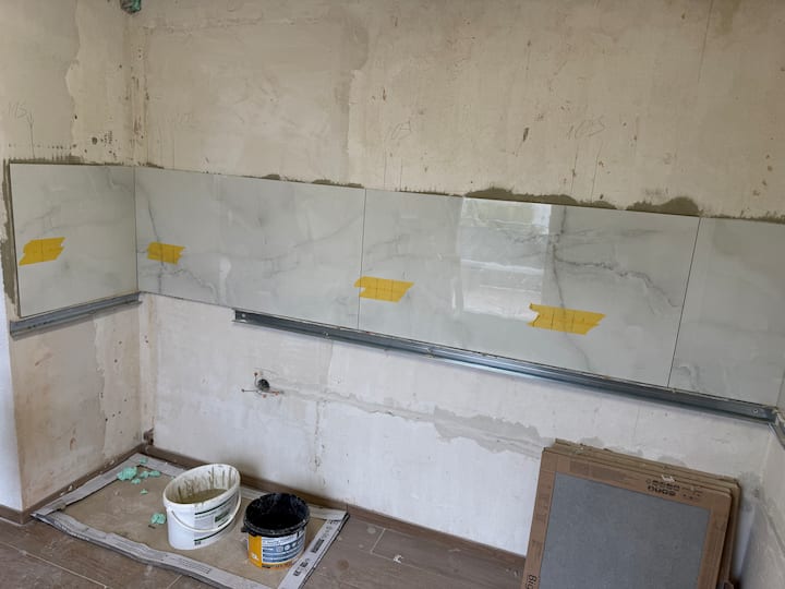 Zwei Zimer Küche Und Große Bad Mit Balkon - Karlsruhe