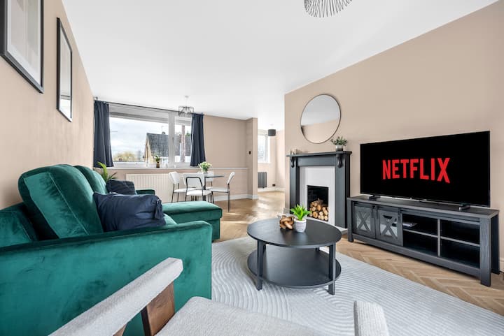 New! Spacious 3br With Private Parking - Coventry