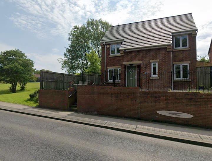 Peaceful Modern Home With Garden And Parking - Glossop