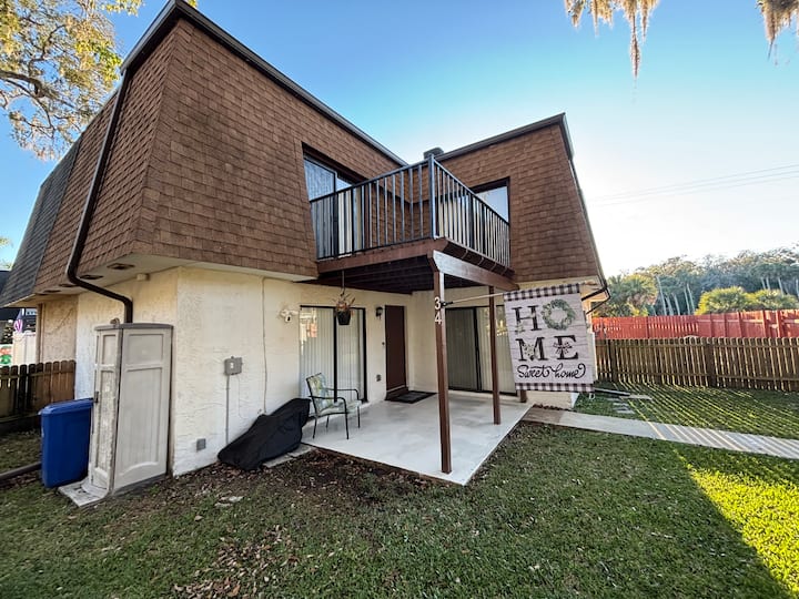 Sunny Port Orange Coastal Stay - Ponce Inlet, FL