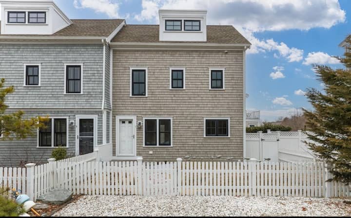 Ptown West End Retreat - Provincetown, MA